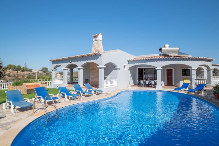 Carvoeiro 4 Bedroom Villa With Pool+wifi +Air Cond - Carvoeiro
