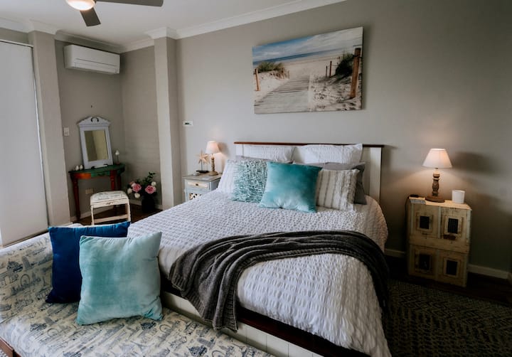 Romantic Wamberal Couples, Weekend Beach Retreat. - Terrigal