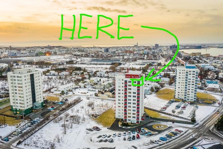Rare 12th Floor View W/parking+kitchen+bikes! - Reykjavík
