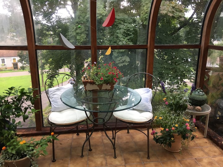 Creative Home On Li Shore Waters - Connecticut
