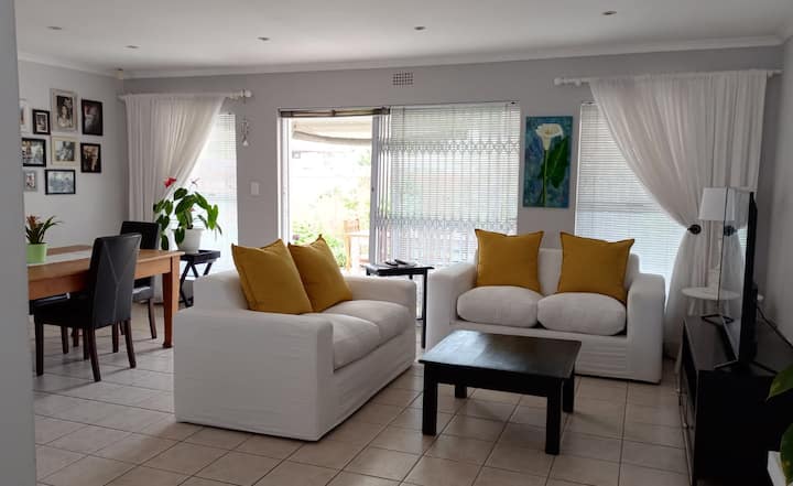 Bmv House - Somerset West