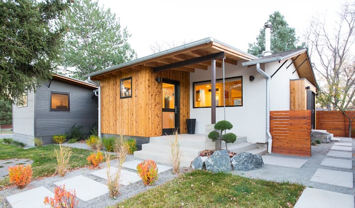 Stunning Mountain Modern Luxury Home- Near Town! - Boulder, CO