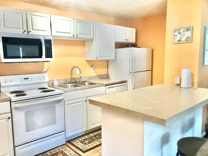 Desert Guesthouse - Cathedral City, CA