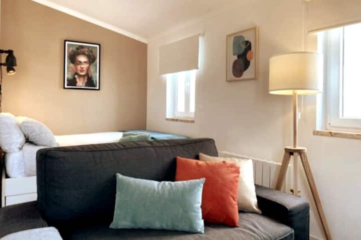 Sta Clara's Riverview Studio@ Graça. Fleahmarket - Lisboa