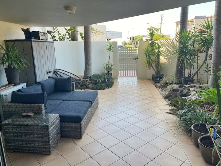 Beachside Unit With Private Courtyard - Sunshine Coast