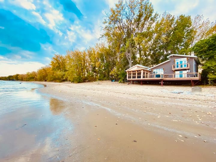 Kate’s Place On The Beach - Pelee Island