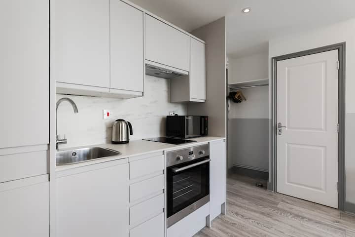 Stylish Kensington Flat Near Tube - Earls Court