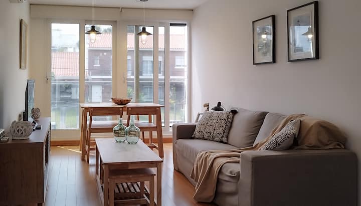 Apart With Patio, Residential Area Near The Sea. - Montevideo