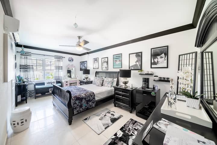 Hidden Gem Barbados - Audrey Hepburn Room - Barbados