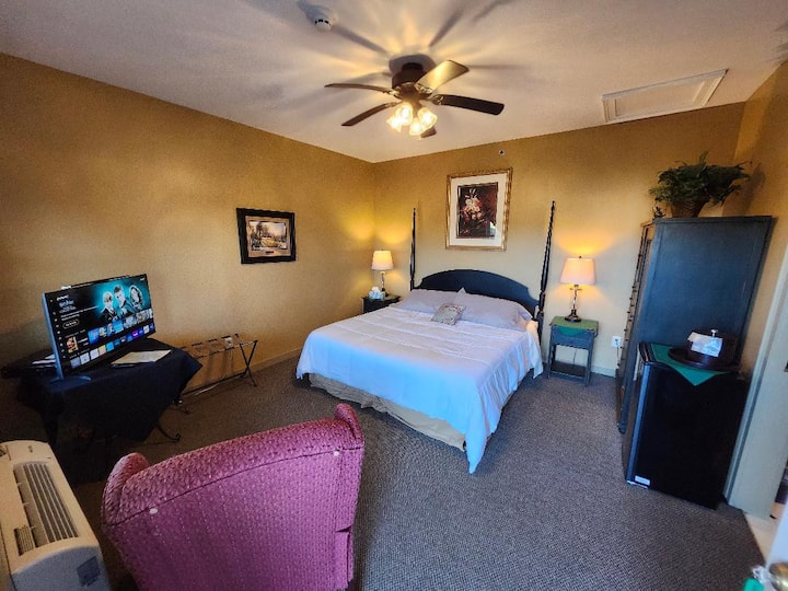 Urbana Room - Springfield, OH