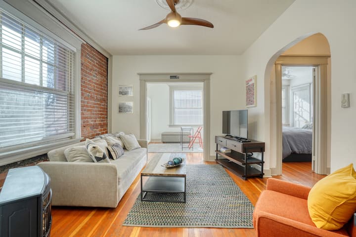Immerse Yourself Into The Center Of Nw Portland - Portland, OR
