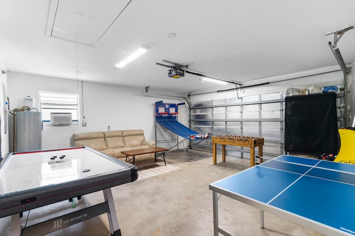 Game Room & Backyard Retreat With Bbq Patio - Jupiter, FL