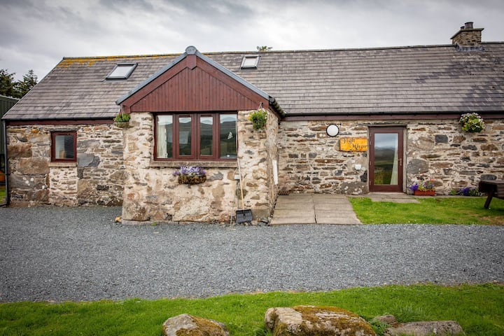 Tigh Mhor
Maximum 8 People Inc Infants - Isle of Mull