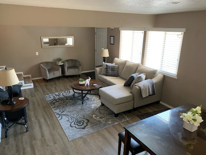 Redding Escape For Large Family - Redding, CA