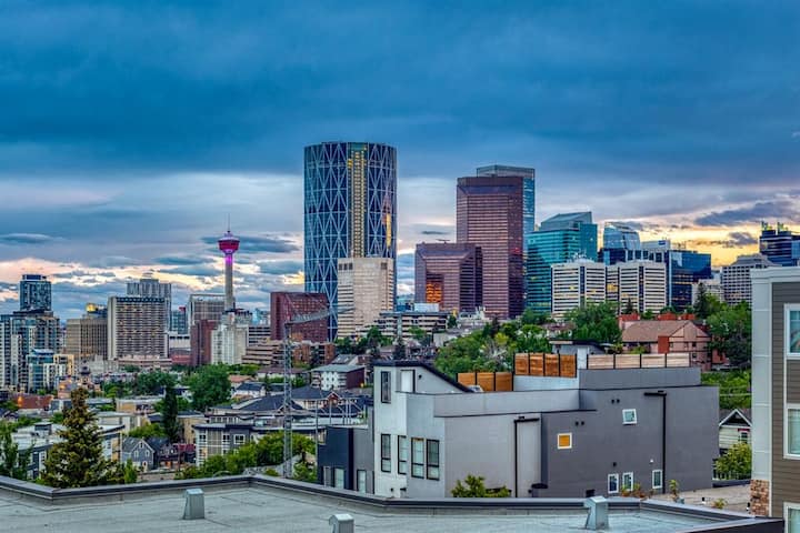 Penthouse With Amazing Downtown View - Inner City - Calgary