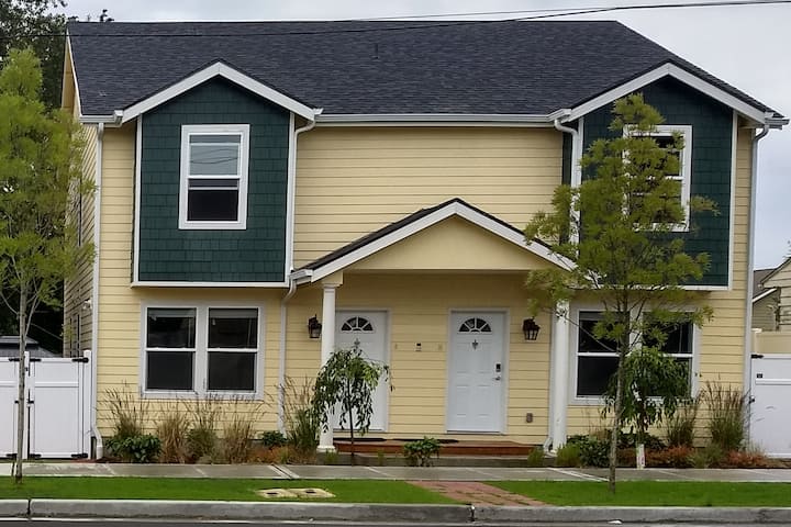 2 Townhomes W/ Memory Foam Beds & Smart Tv - Issaquah, WA