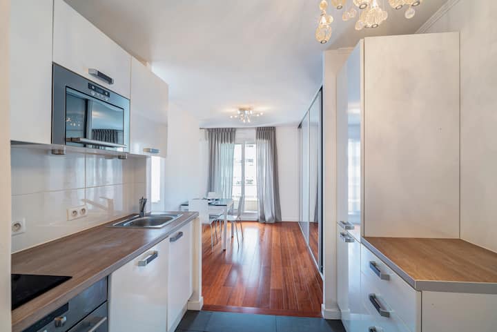 2 Pièces Avec Terrasse Proche Mer Et Au Calme - Nice