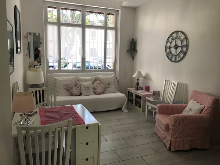 2p,chambre Indépendante Courette Im - Avignon