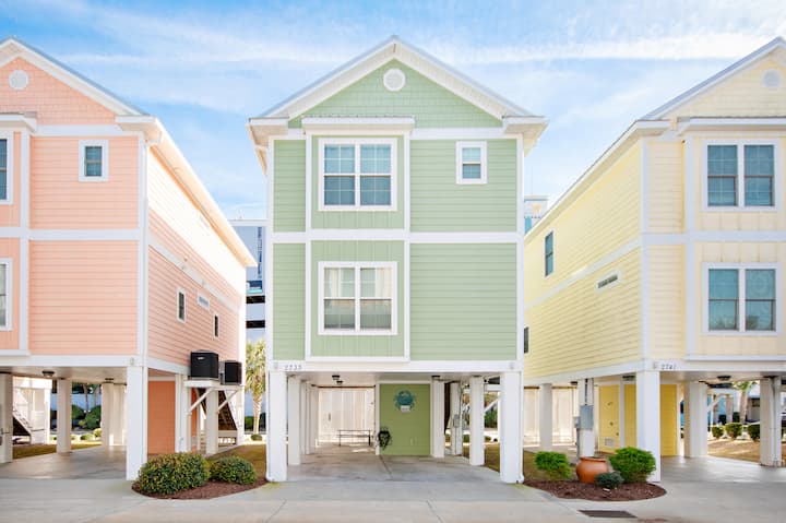 Ocean Breeze~amazing Location~steps To The Beach!