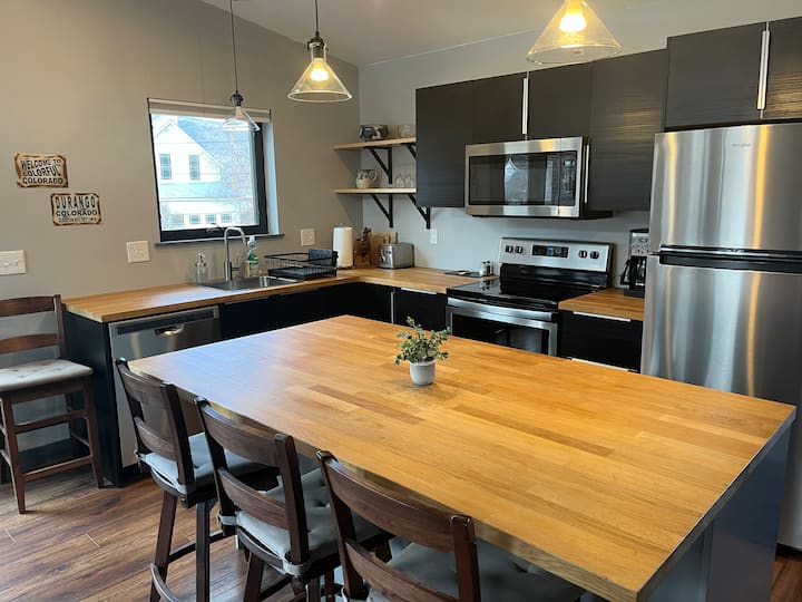 Uptown Durango Loft With Mountain Views - Durango, CO