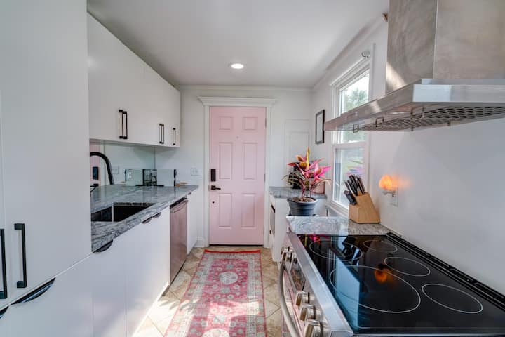 Pink Dolly House! Close To Broadway! Clean! - Nashville, TN