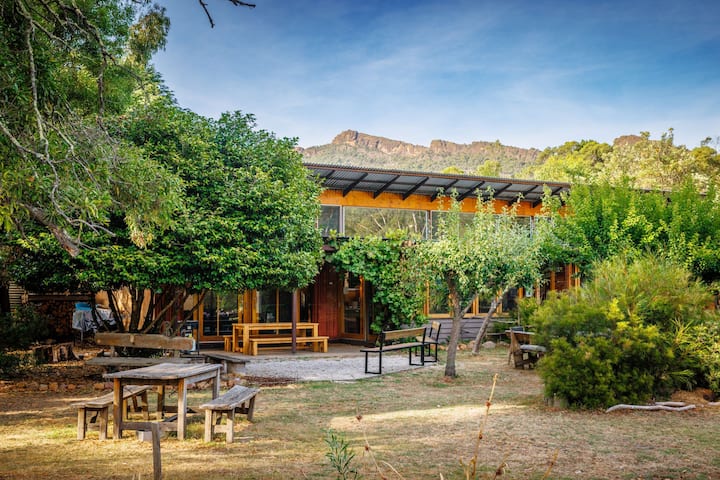 Entire 3-bed Dormitory Room - Halls Gap