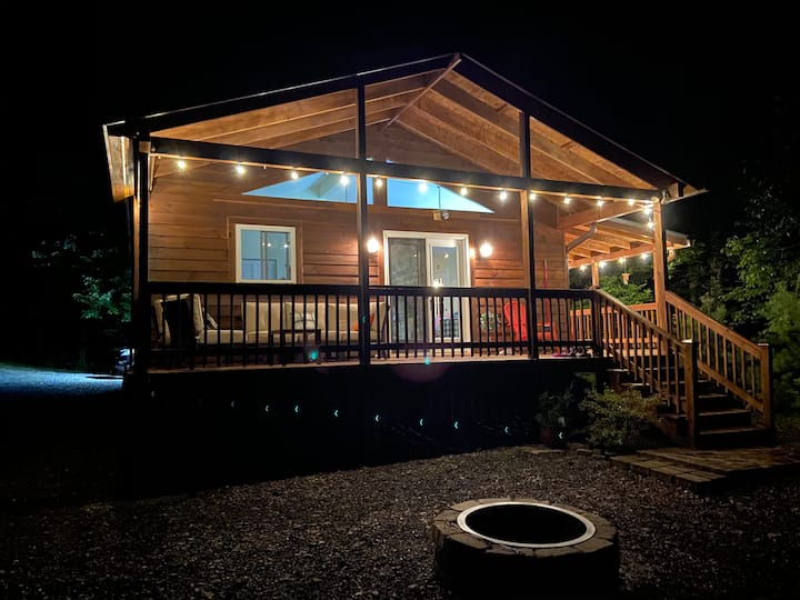 Perfectly Located Cabin With Big Mountain Views! - Sylva, NC