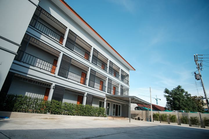 Baan Cher Fah #13, Next To Bus Station, Beach 350m - Hua Hin