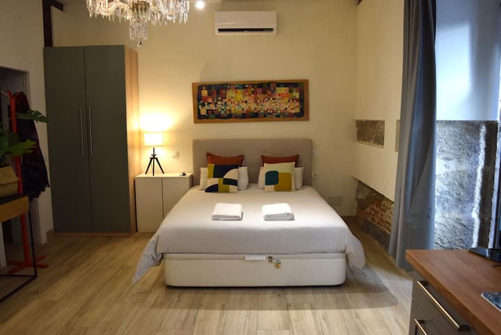 Opera Suite Fidelio. Cozy Studio Street Level In The Very Center Of Madrid. - Estadio Alfredo Di Stéfano