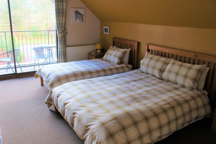 King Size Family Room With Ensuite Facilities. - Fort William