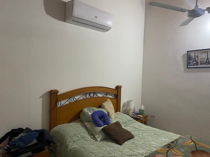 Casa Con Dormitorio, Vestidor Y Patio! - Asunción