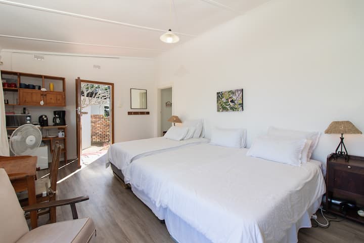 Newington Flat - Newington House Guests Only - Kenton-on-Sea