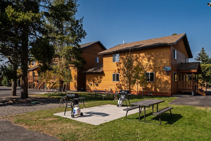 The Aspen - Superior Two Bedroom Condo 118 - West Yellowstone, MT