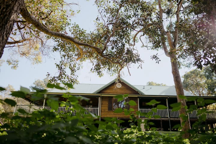 Large Chalet In The Heart Of Yallingup Forest - Western Australia