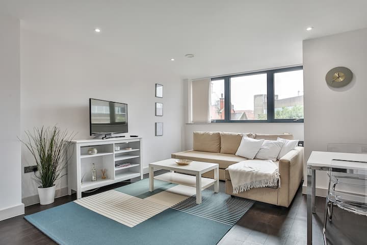 2 Bedroom Self-contained Flat - 2 Beds, 2 Baths - Sheffield