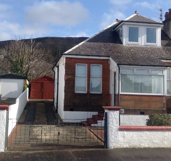 Cumbrae View House, Largs - Millport