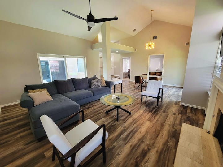 Intimate Mid Century Modern In Heart Of Dallas - Plano, TX