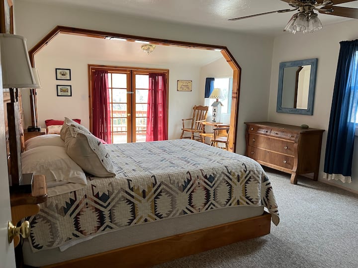 The Isabella Lakehouse - Kernville, CA