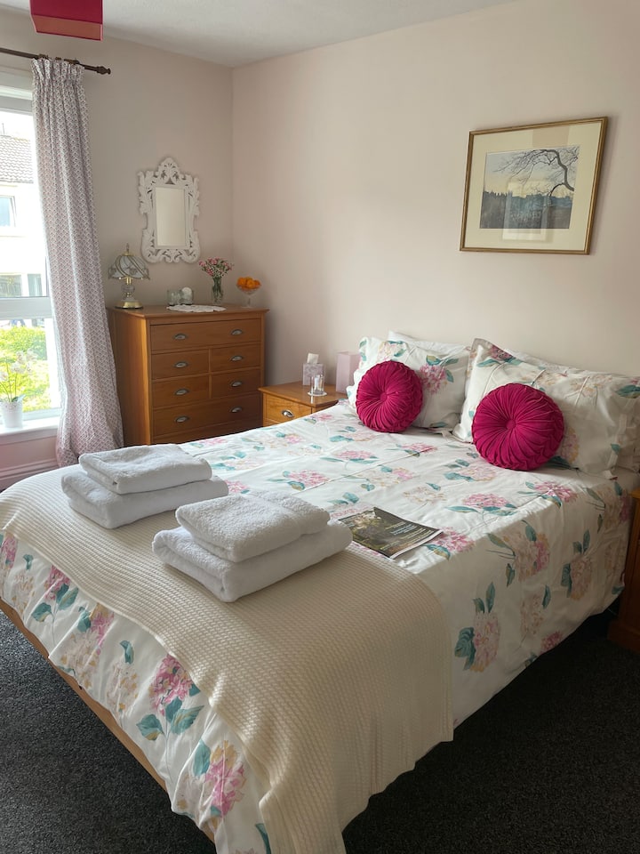 Beautiful Comfortable Room And Bathroom - South Queensferry