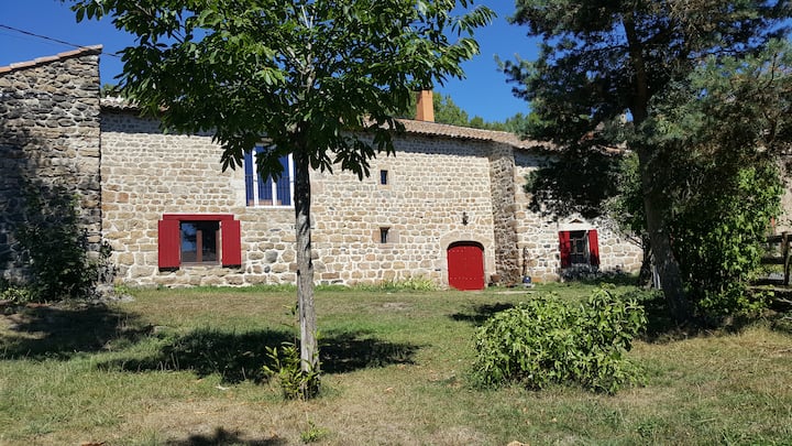 Maison Typique De Haute Loire De 1782 - Les Estables