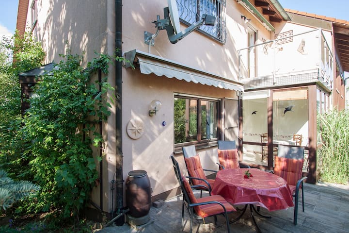 Das Haus Der Welt Im Grünen - Randersacker