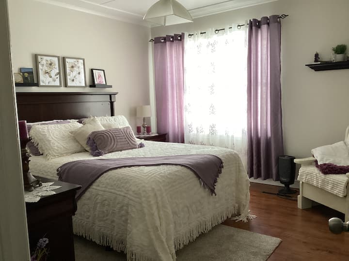 Jones's Bed& Breakfast - Deer Lake