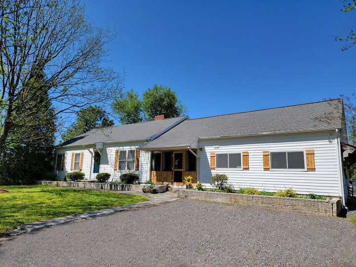 The Farmhouse At Gemini Branch - Davie County