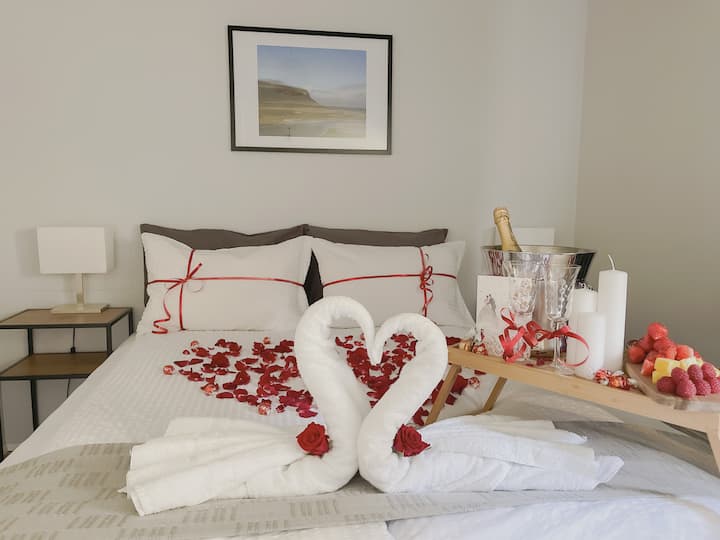 Kamburinn Cottage With Hot Tub And Sauna - IJsland