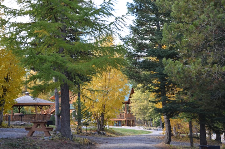 Fhu Campsite (Byo Camper/tent 50 Amp) Near Gnp - Montana