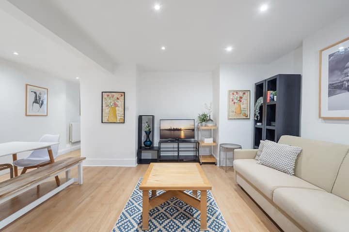 West Kensington Two Double Bedroom Garden Flat - 센트럴 런던