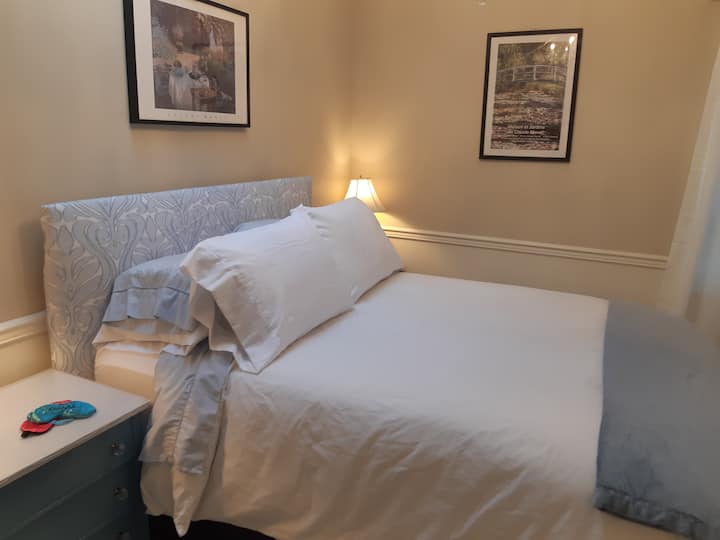Chemin Du Bonheur, Romantic Escape! - Surrey