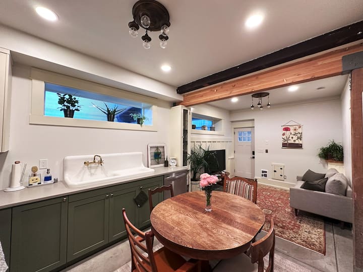 Craftsman 1 Br Apartment Newly Remodeled - 시애틀