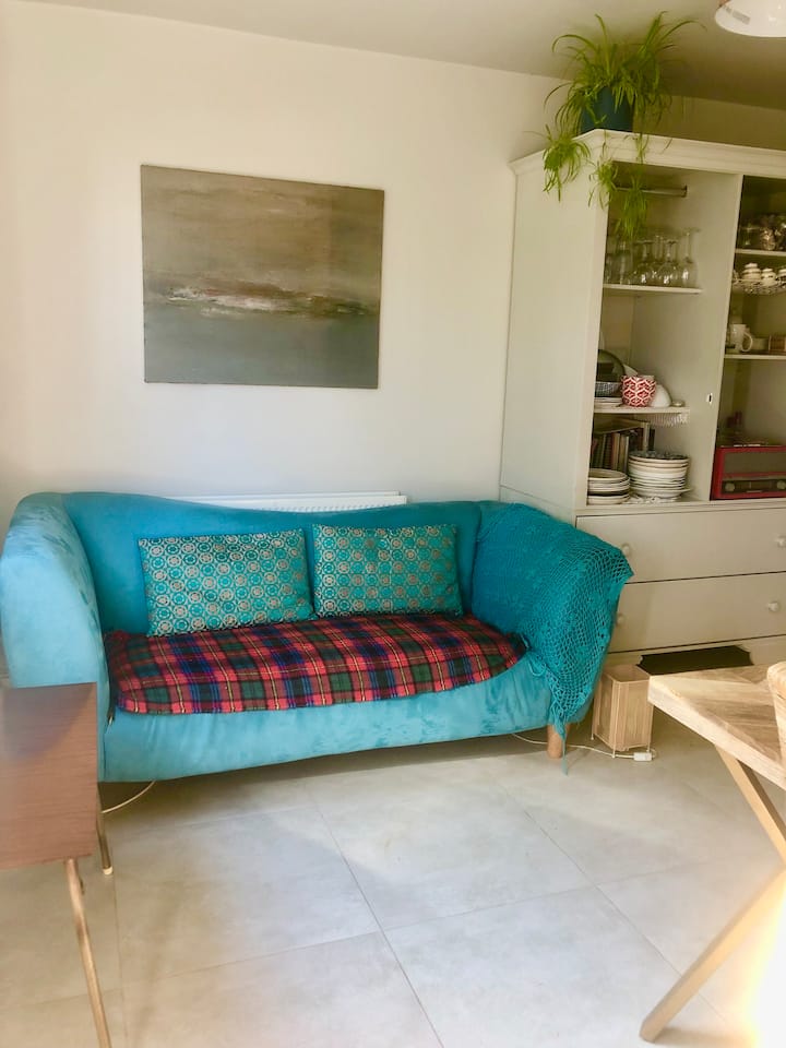 Bright Quirky Double Room Beside Newbridge Main St - Kildare