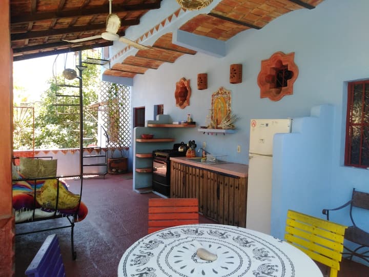Bohemian Rustic 2-floor Suite, Walk To Plaza/beach - サユリタ